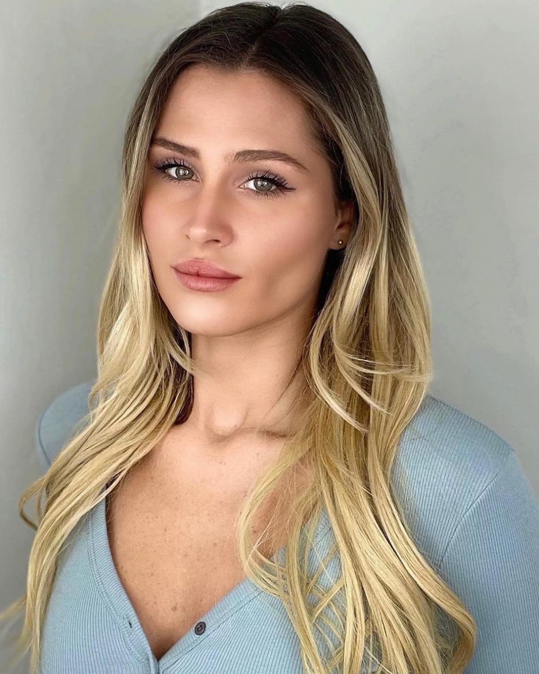 Amanda Rea Works Her Way Up Through Music And Acting - The LA Note Magazine