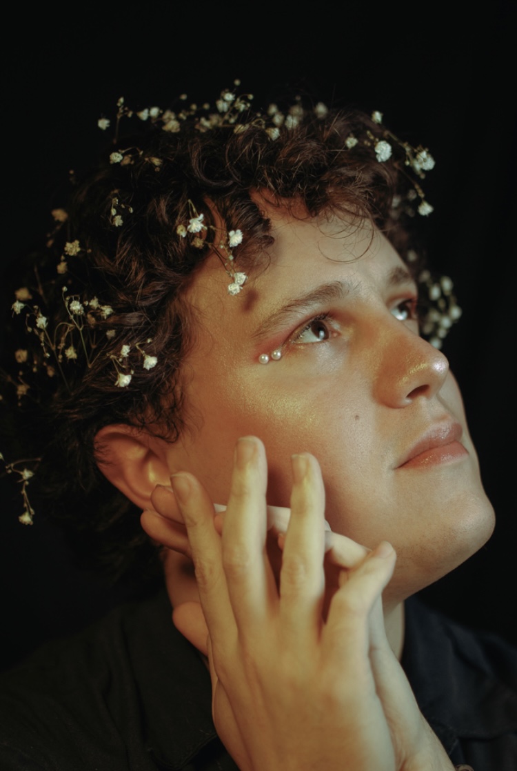 How Acting Helped Noah Reilly Connect With Others - The LA Note Magazine